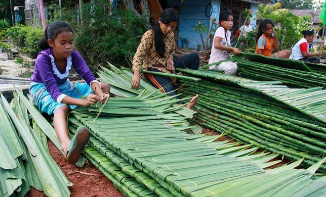 PEMBEKAL KAYU BAKAU